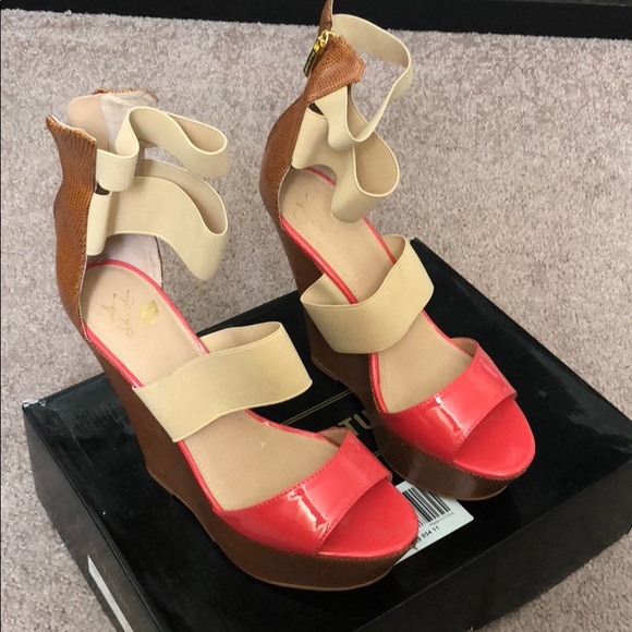 Colin Stuart | Shoes | Colin Stuart Wedges | Poshmark